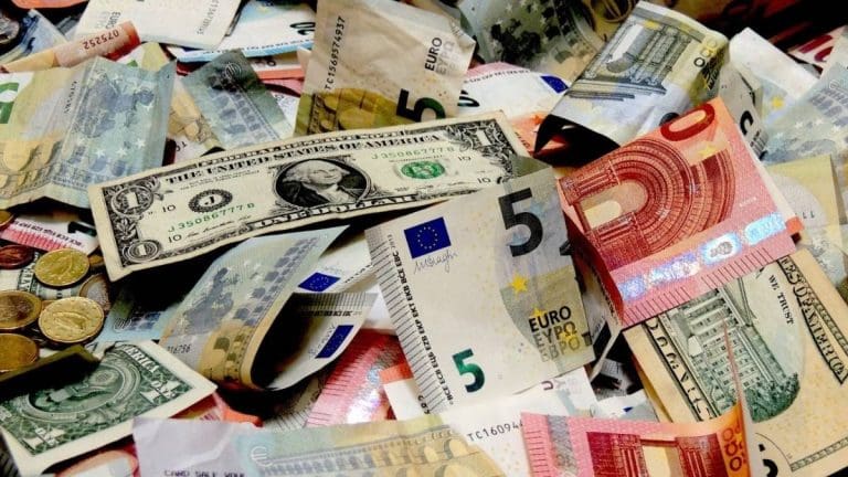 أول أيام العمل الأسبوعية تعرف على سعر الدولار والعملات المختلفة مقابل